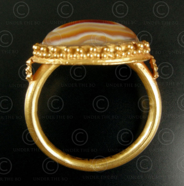 Banded agate gold ring R172. Afghanistan. - Under the Bo