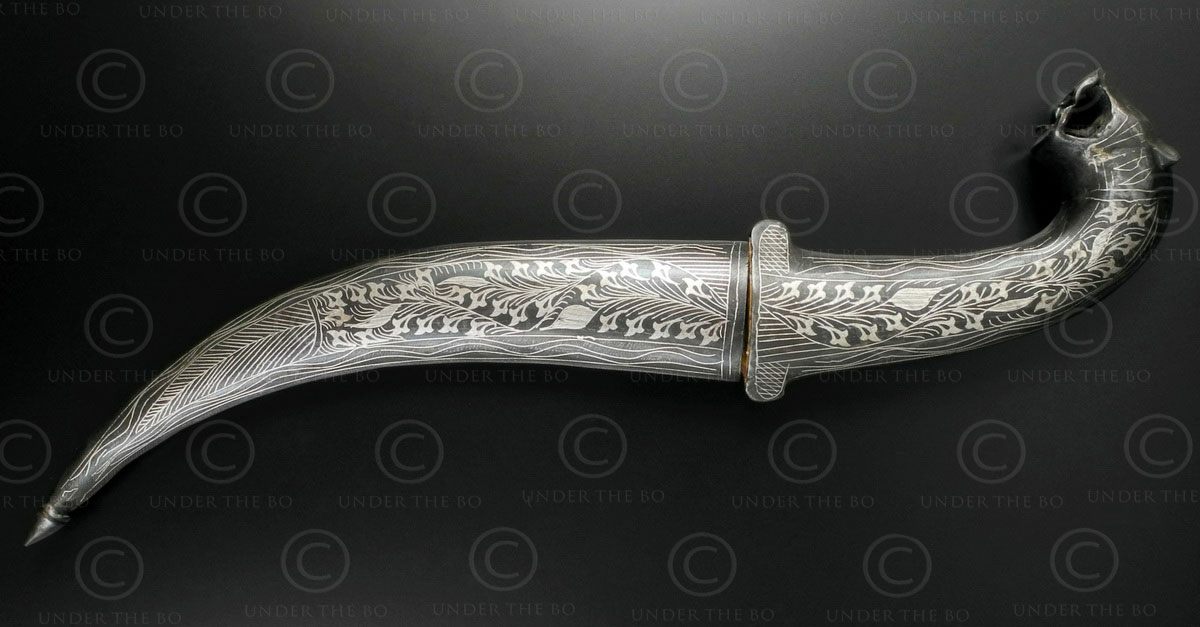 Moghul dagger IN629. Northern India. - Under the Bo