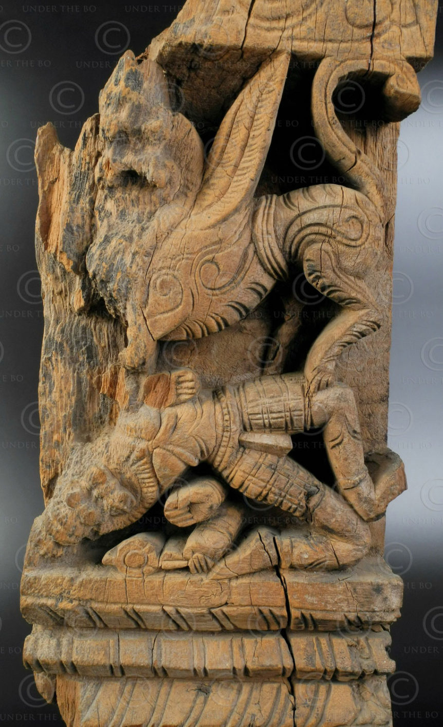 Sarabeshwara wood panel IN685. Tamil Nadu state, Southern India.